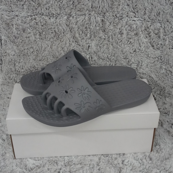 Spa Sandals | Shoes | 702 Spa Sandals Pedicure Sandal W Toe Separation ...